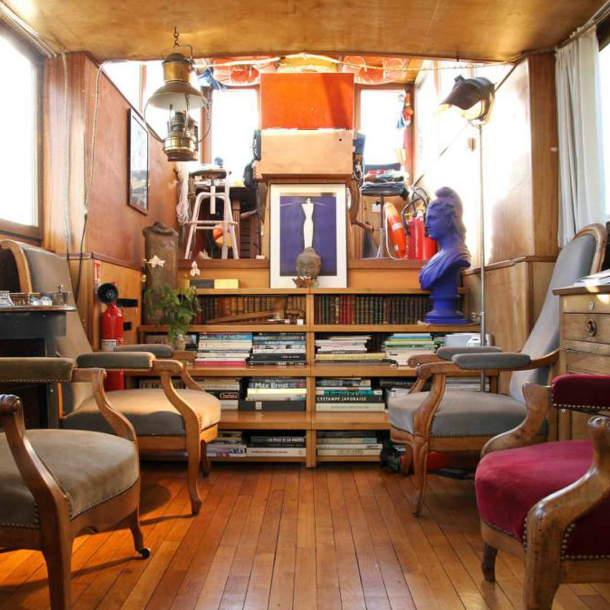 15 Outstandingly Beautiful Houseboats